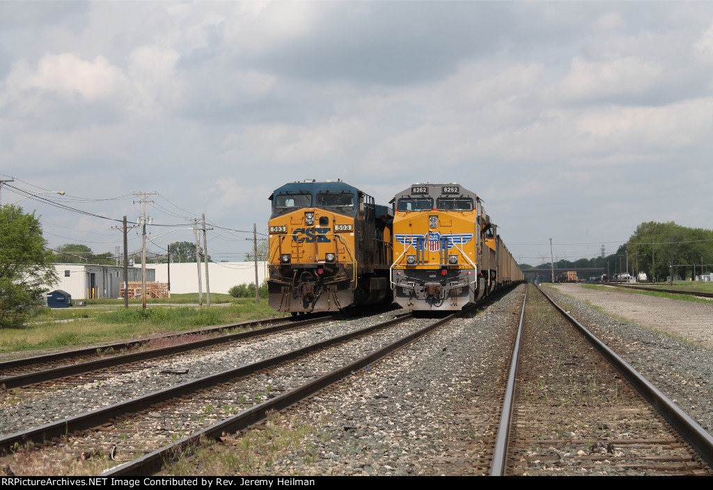 CSX 593 & UP 8262 (2)